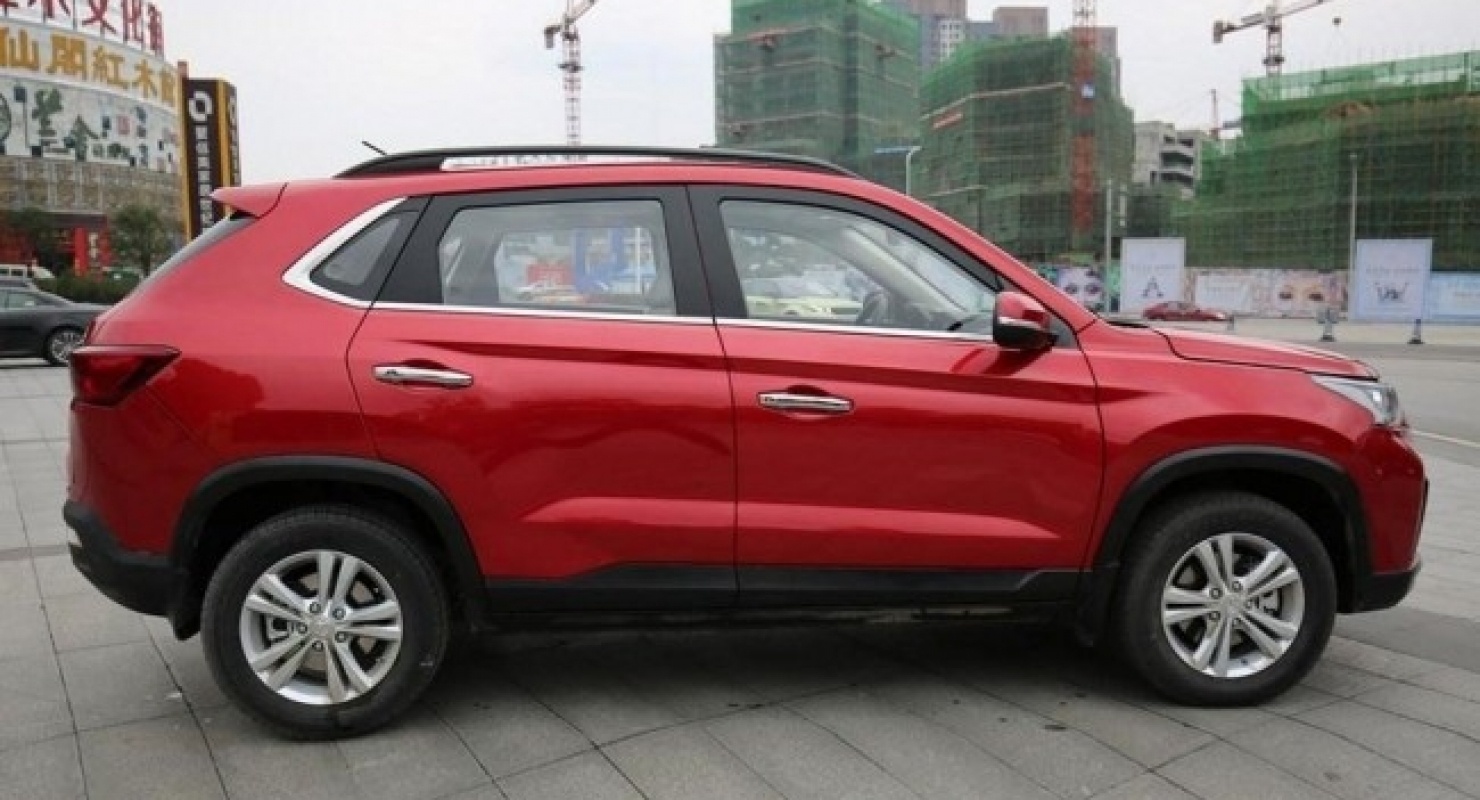 В Китае новый кроссовер BAIC Ruixiang X3 уже отгружают дилерам ...